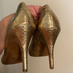 Jessica Simpson | Shoes | Jessica Simpson Gold Heels | Poshmark